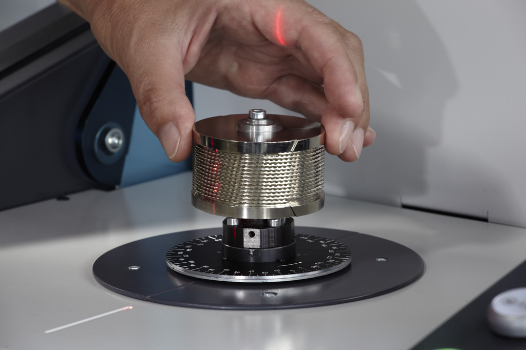 Vertical Balancing Machine for rotors up to 500 g Virio 05 - Schenck Japan